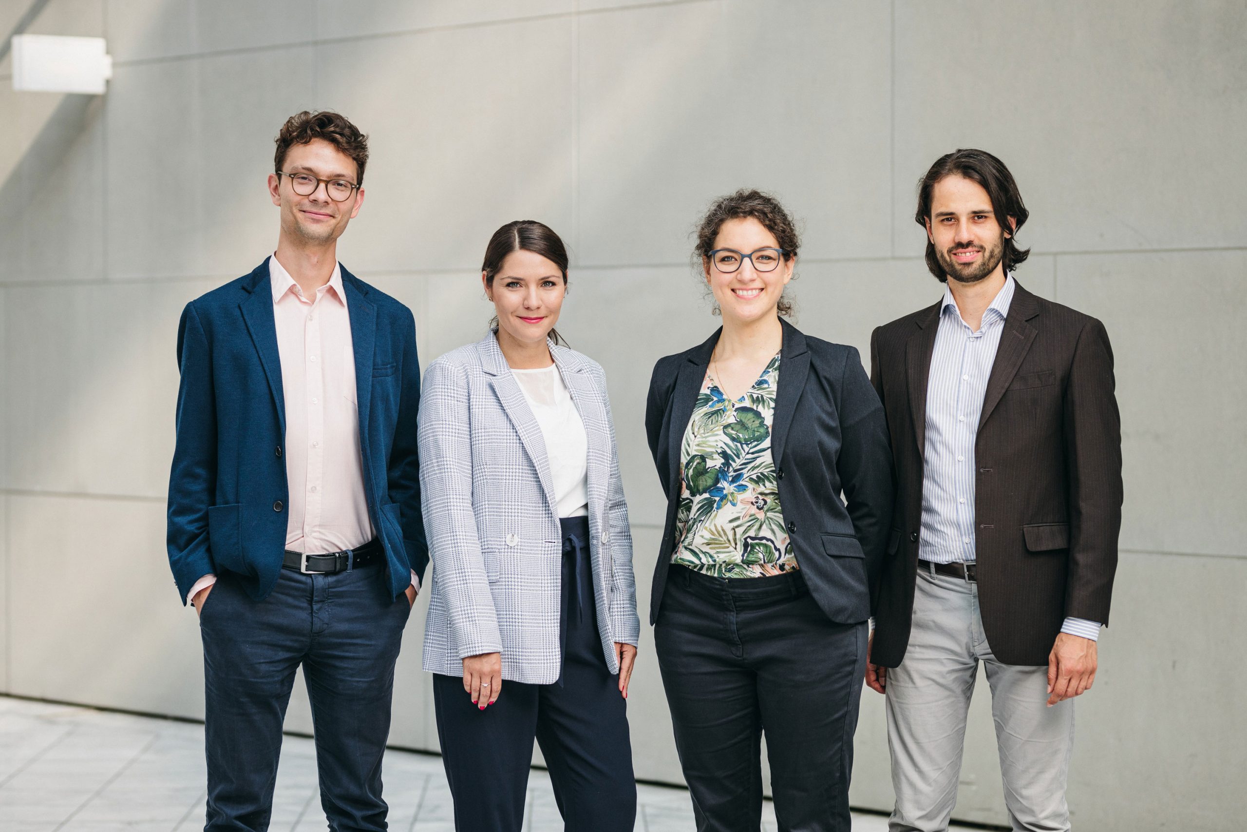 20 Ideen & Preise für kreative Mitarbeiterfotos und Beispiele